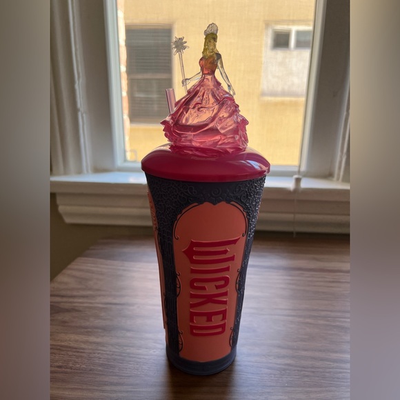 Wicked | Kitchen | Wicked Glinda Amc Collectors Cup Limited Edition ...
